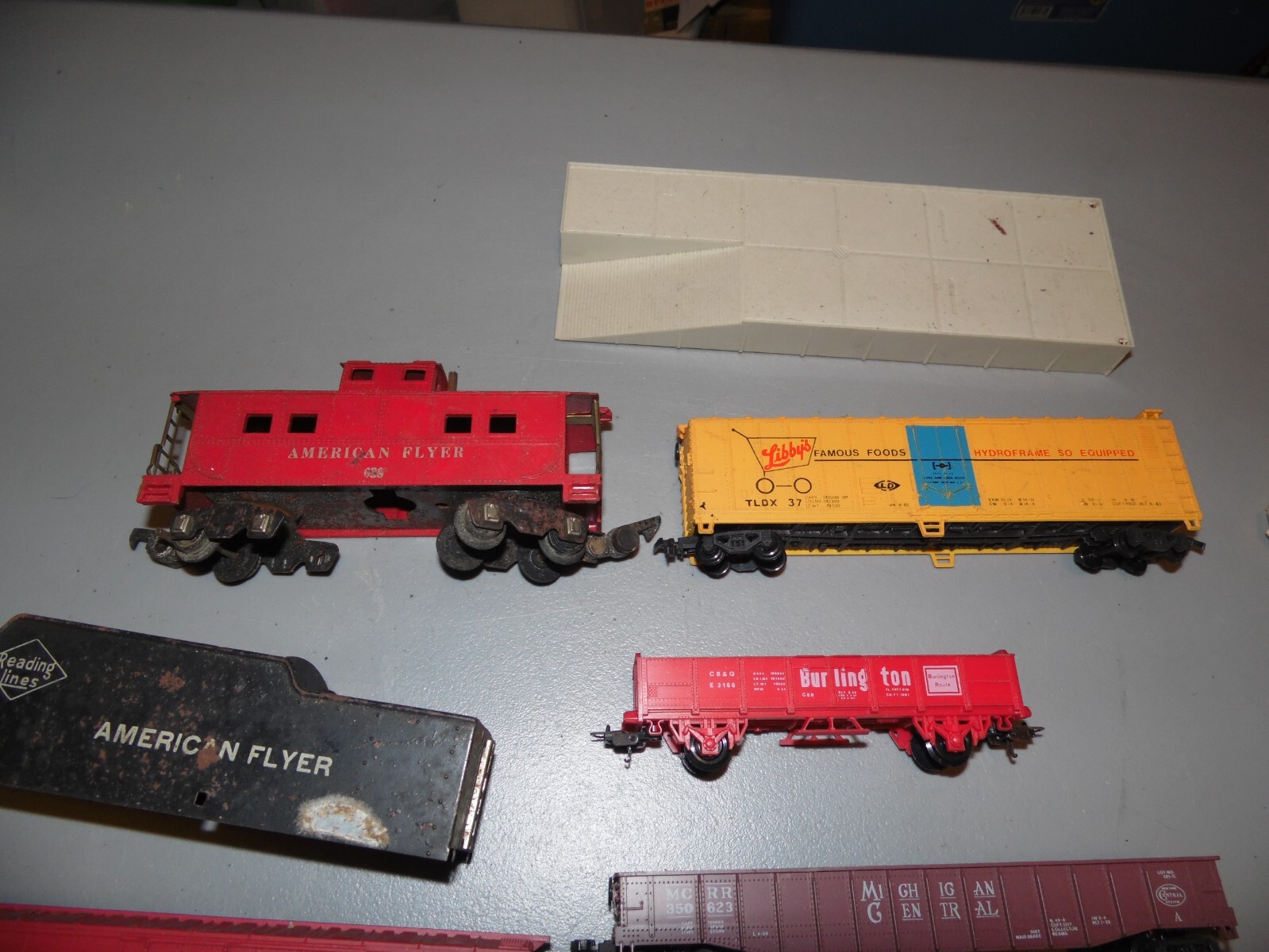 Vintage Model Railroad Track and Train Cars (w/ Locomotive) Large Lot ...