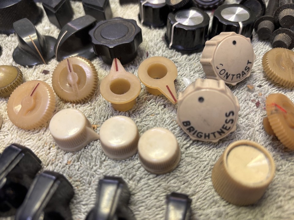 200+ VINTAGE TUBE RADIO and TV KNOBS | eBay