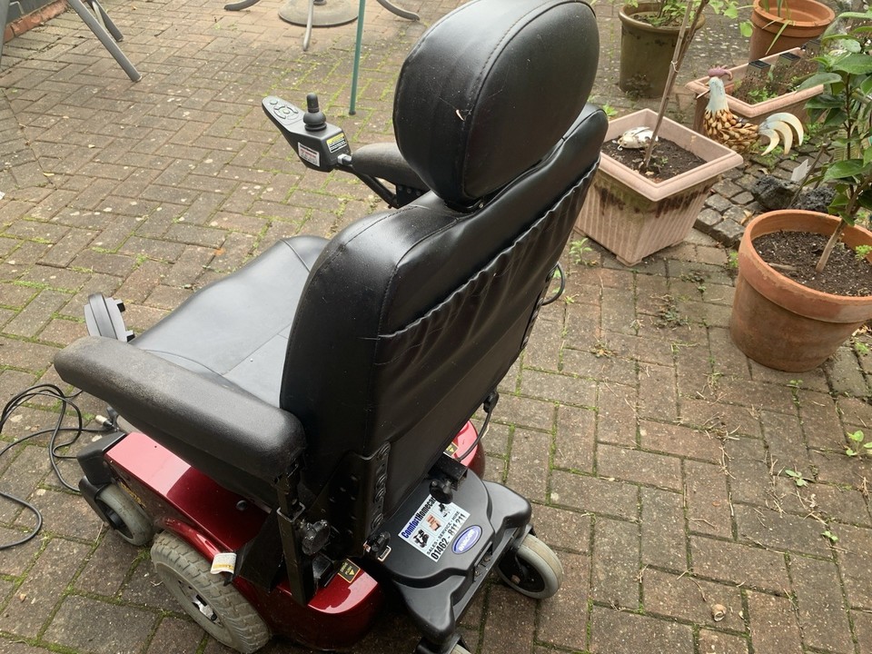 Invacare Pronto Sure Step M61 Electric Wheelchair and charger Indoor ...