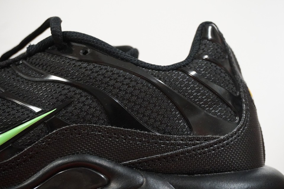 Nike Air Max Plus TN Turned Air Black Green Strike Limited Rare DM0032 ...
