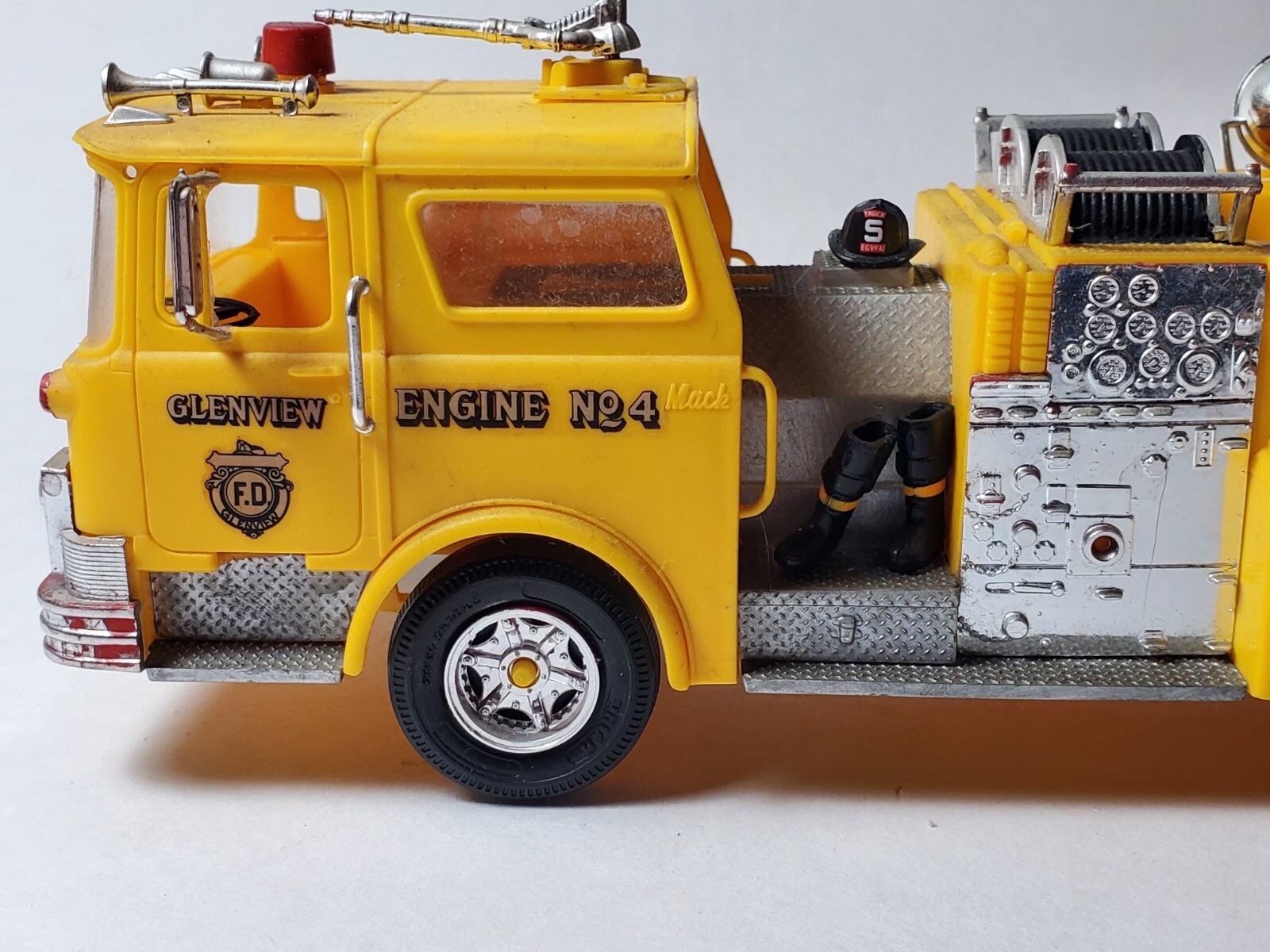 Revell Snap Tite Mack Pumper Fire Truck Glenview #4 1:32 Plastic Model ...