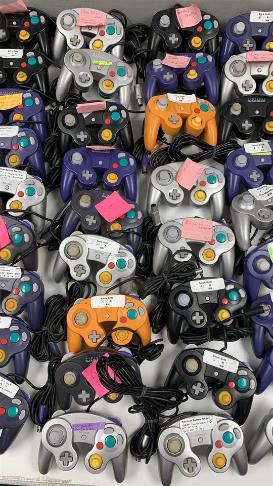 Lot of 50 Nintendo GameCube Controllers OEM Bulk Mixed Colors Parts ...