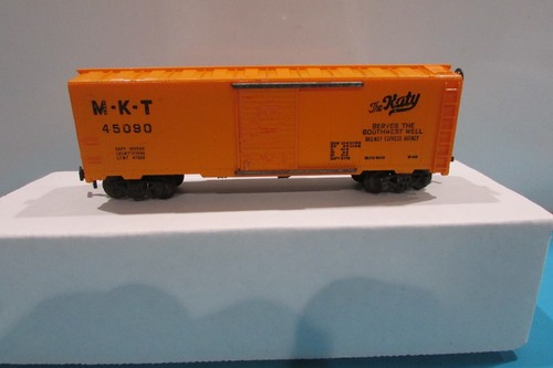 HO Scale Penn Central Box Car #16050 Lot#675 | eBay