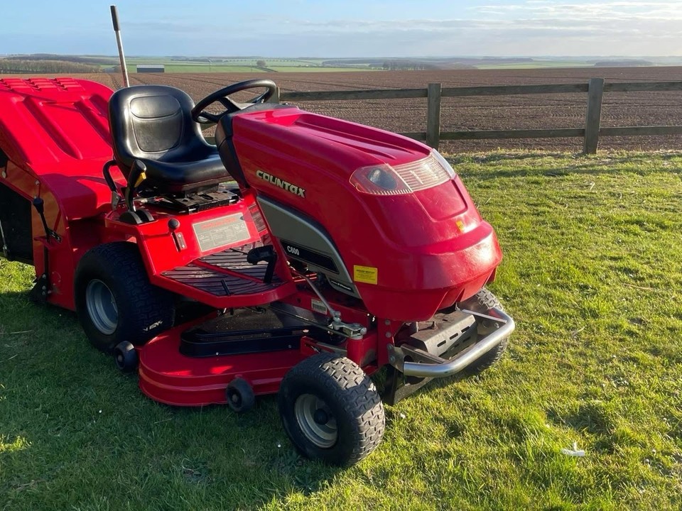 COUNTAX C600H RIDE ON MOWER LOW HOURS HONDA ENGINE DELIVERY AVAILABLE ...