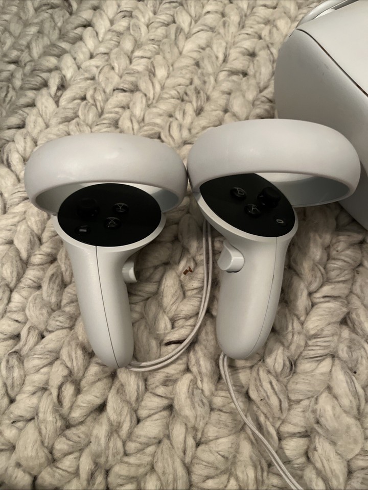 SLIGHTLY USED OCULUS QUEST 2 USED 3x | eBay