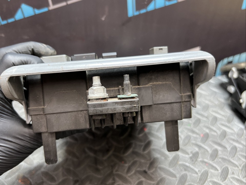 OEM 2010-2014 ESCALADE Tahoe Yukon Fuse Box Relay Control Module ...