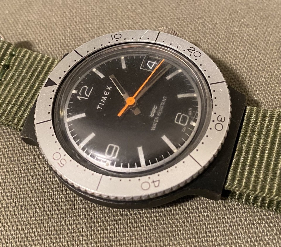Vintage Timex 1970’s Men’s Manual-wind Date Black Divers Watch (38mm ...