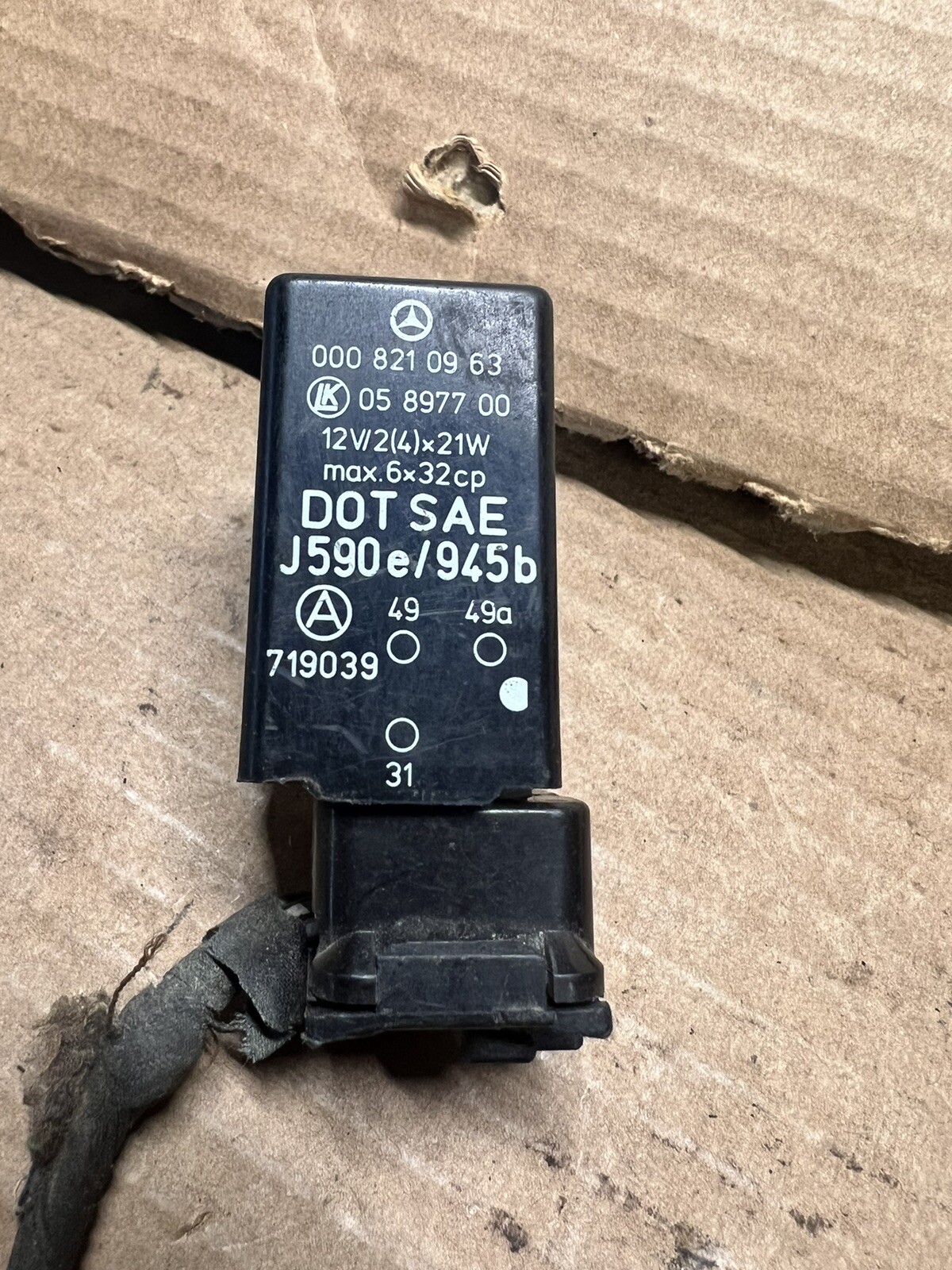 MERCEDES W123 Turn Signal Relay Hazard Flasher 0008210963 OEM for sale ...