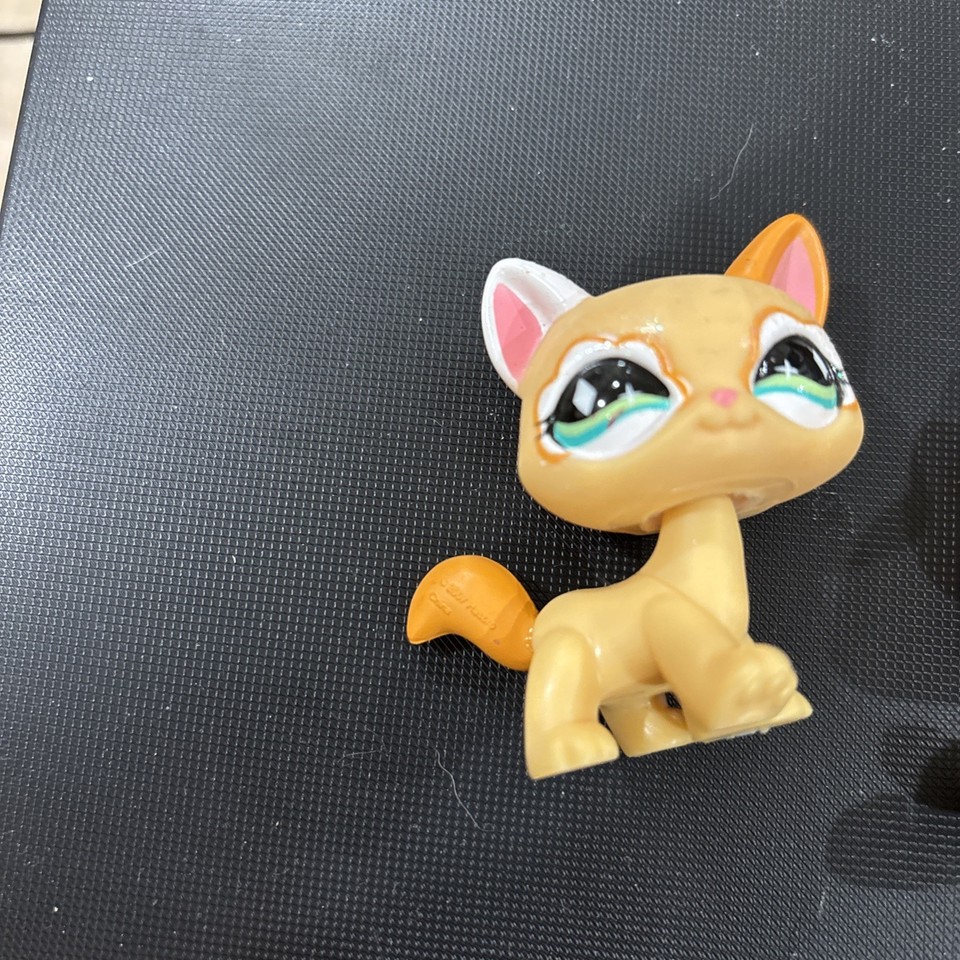 Littlest Pet Shop Hasbro LPS Lot Of 4 Cats 2 Magnetic Two With Hole On ...