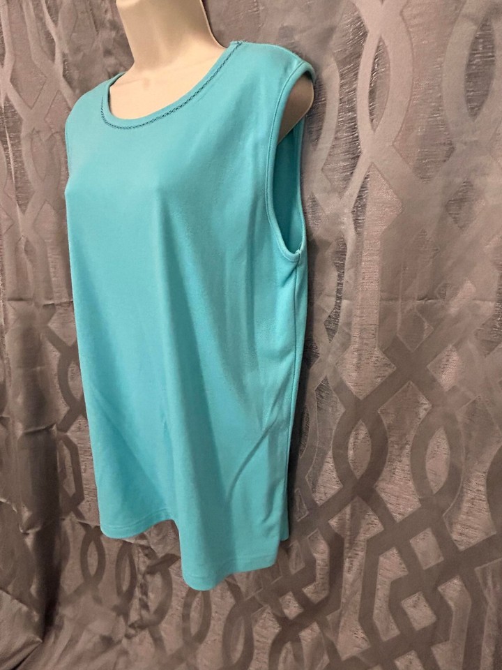 Women's Gently Worn Adorable Turquoise Tank Top with an Accented ...