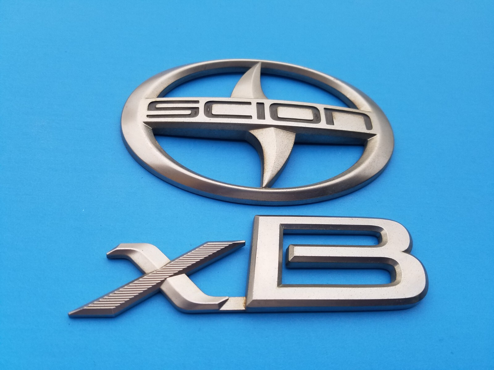 2004 2005 2006 SCION XB REAR GATE LID EMBLEM LOGO BADGE OEM 04 05 06 ...
