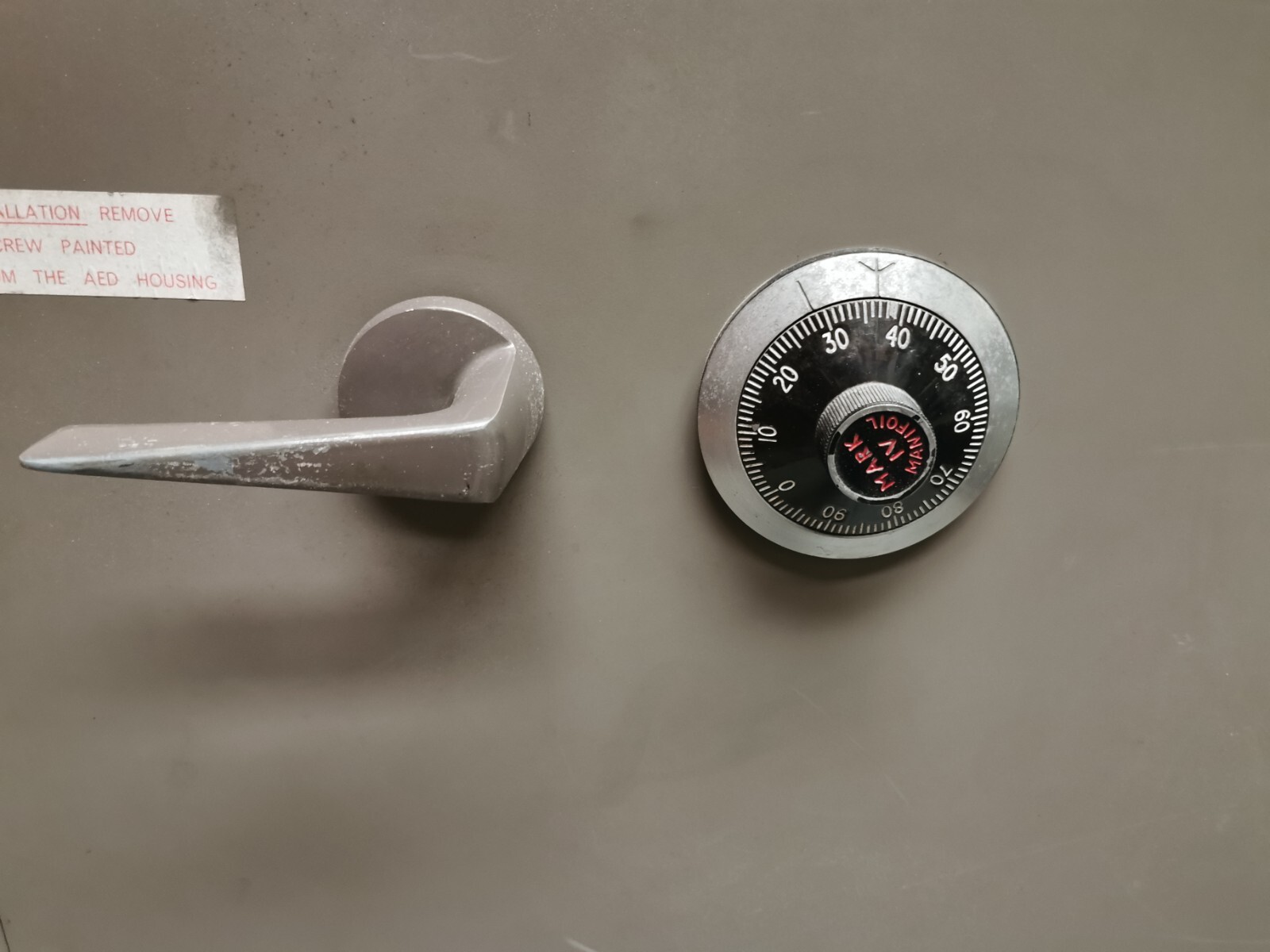 Surface mounted Chubbsafes 2 hour Data Safe with Manifoil Combination ...