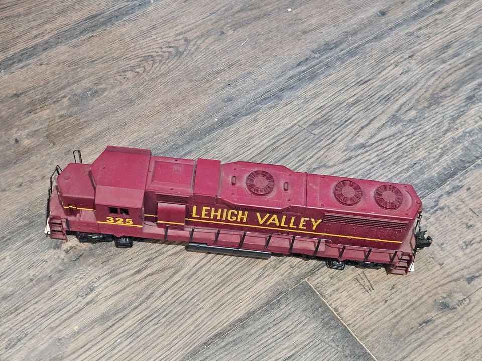 RARE O SCALE 3 RAIL WEAVER ULTRA LINE GP38 LEHIGH VALLEY 325 | eBay