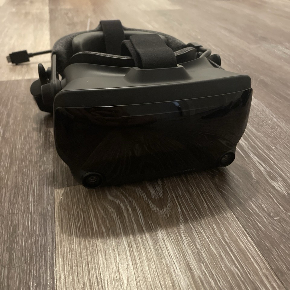 Valve Index VR Full Kit - Index Base Stations, Steam Knuckles, Great ...