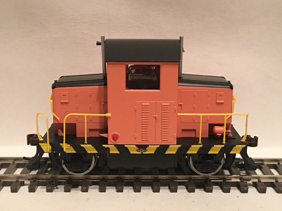 HO Athearn RTR 89560 Orange EMD Model 40 Switcher Diesel Locomotive | eBay