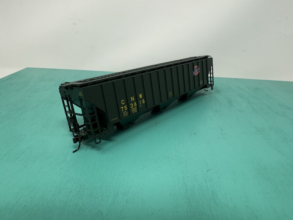 Atlas HO - 4750 Hopper - Missing Trucks No Package - CNW Green Chicago ...