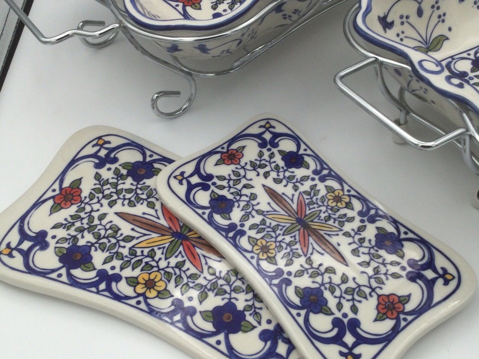 BRYLANE Home Kitchen Two Piece Rectangle Dishes Metal Racks Blue Floral ...