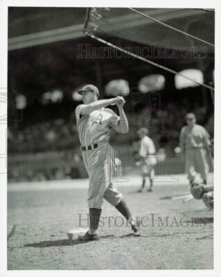 Press Photo Philadelphia Athletics baseball player Wally Mores ...