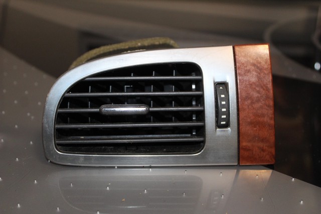 2007-2014 Chevrolet Suburban OEM Left Front Driver Side Dash Air Vent ...