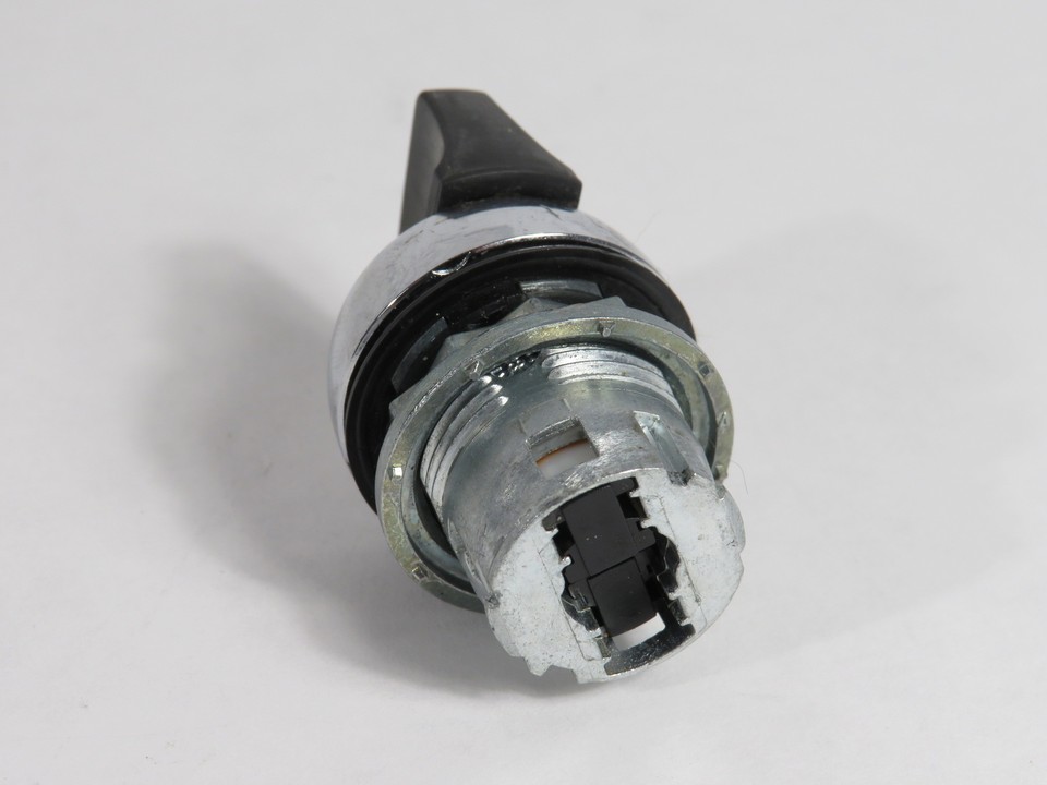 Allen-Bradley 800FM-SM32 Metal Selector Switch Operator 3-Position USED ...