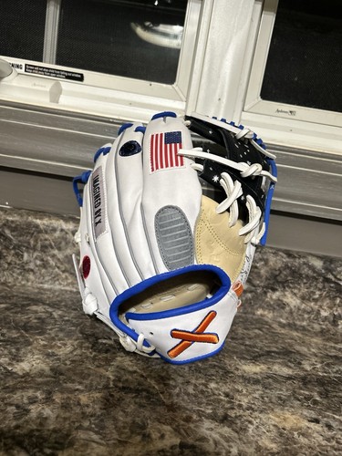 Absolutely Ridiculous Apollo 11 Infield Glove 11.75 RHT #46/169 BRAND ...