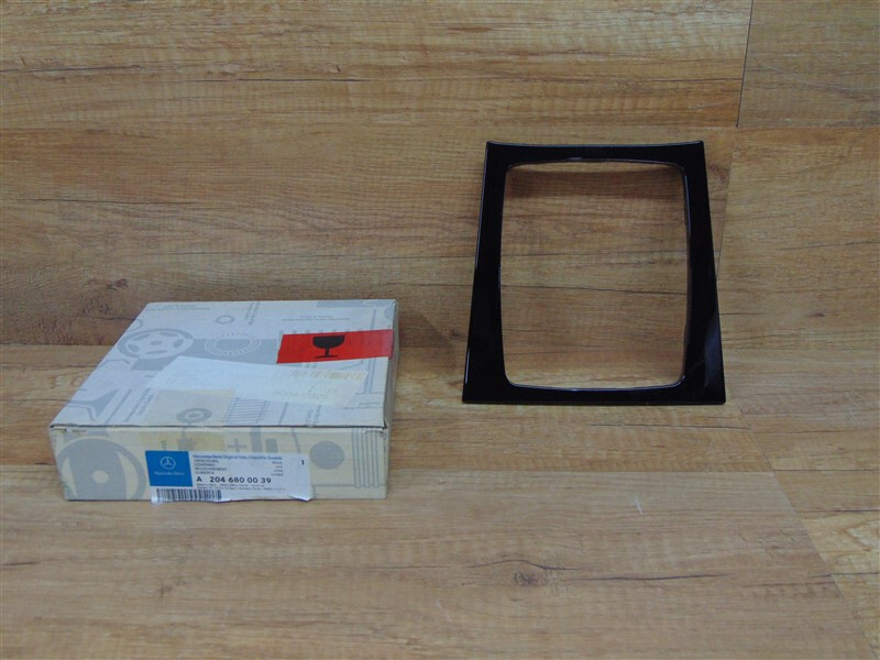 Gearshift Frame Cover Genuine Mercedes W204 - A2046800039 | eBay