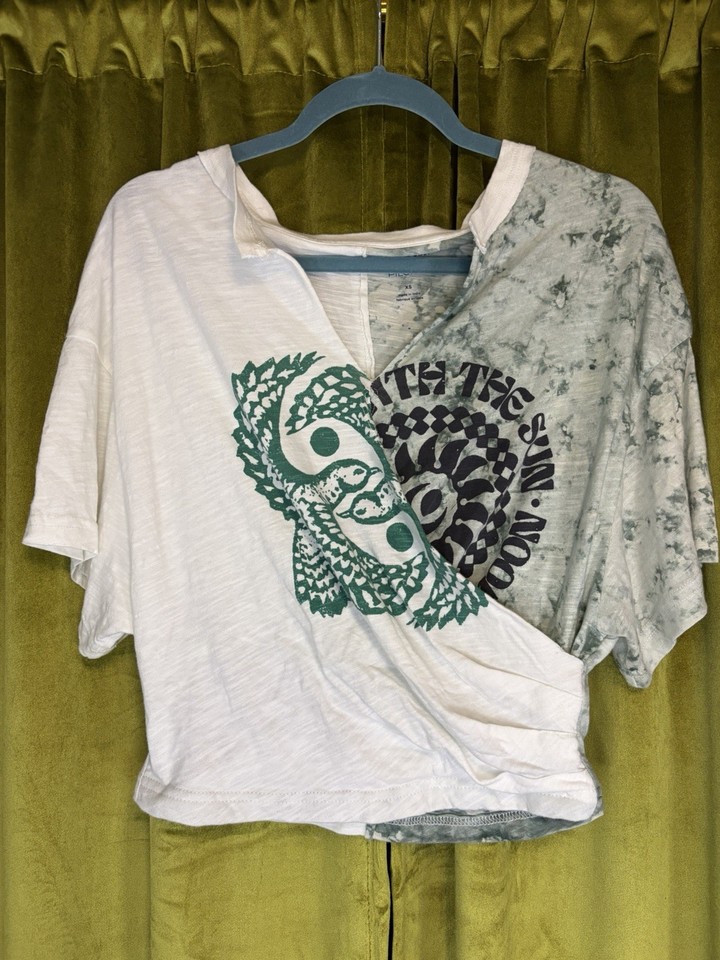 Anthropologie Pilcro Real Fun Wow Split Band Graphic Tee Size XS ...