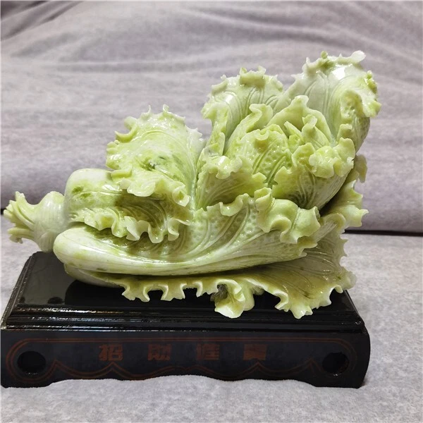 Vegetable Carving With Cabbage