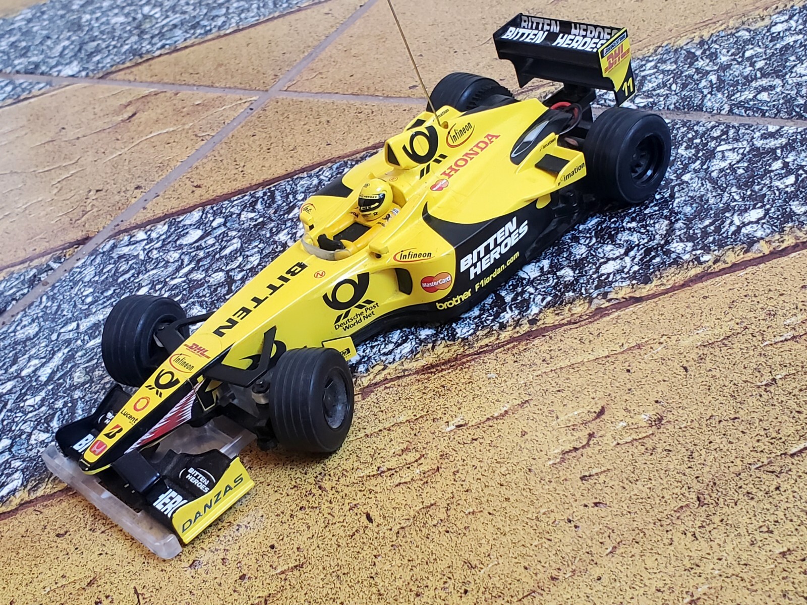 Kyosho Mini-z F1 Jordon Honda F2001 Readyset | eBay