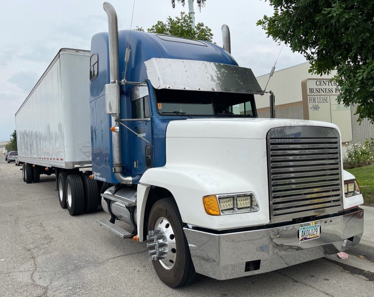 Custom Freightliner Fld120