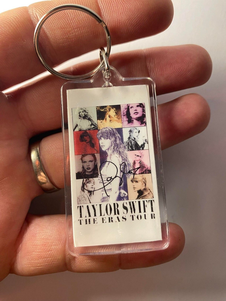 2023 Eras Tour TAYLOR SWIFT VIP MERCH KEYCHAIN & button merchandise ...