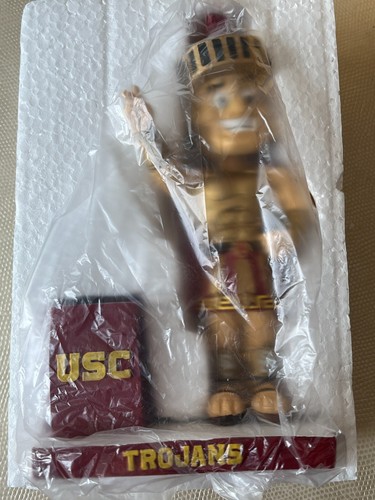 USC Football Kids Club Tommy Trojan Bobblehead & Toothbrush Holder ...