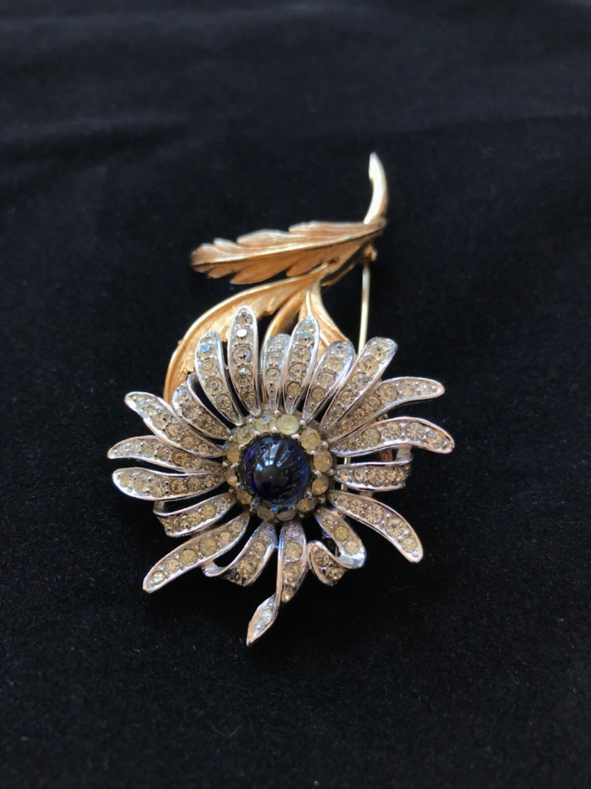 Exceptional Vintage Boucher Flower with Blue Glass Ca… - Gem