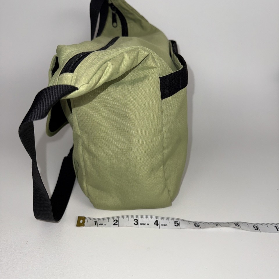 LL Bean Crossbody Messenger Bag Green Nylon Travel Pack w/ Strap & Zip ...
