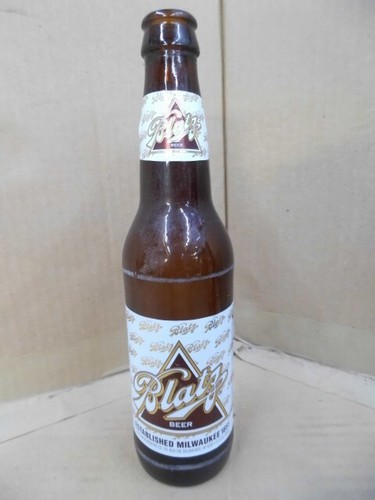 BLATZ 12 OZ. BEER BOTTLE~BLATZ BRG, MILWAUKEE WIS #4 | eBay