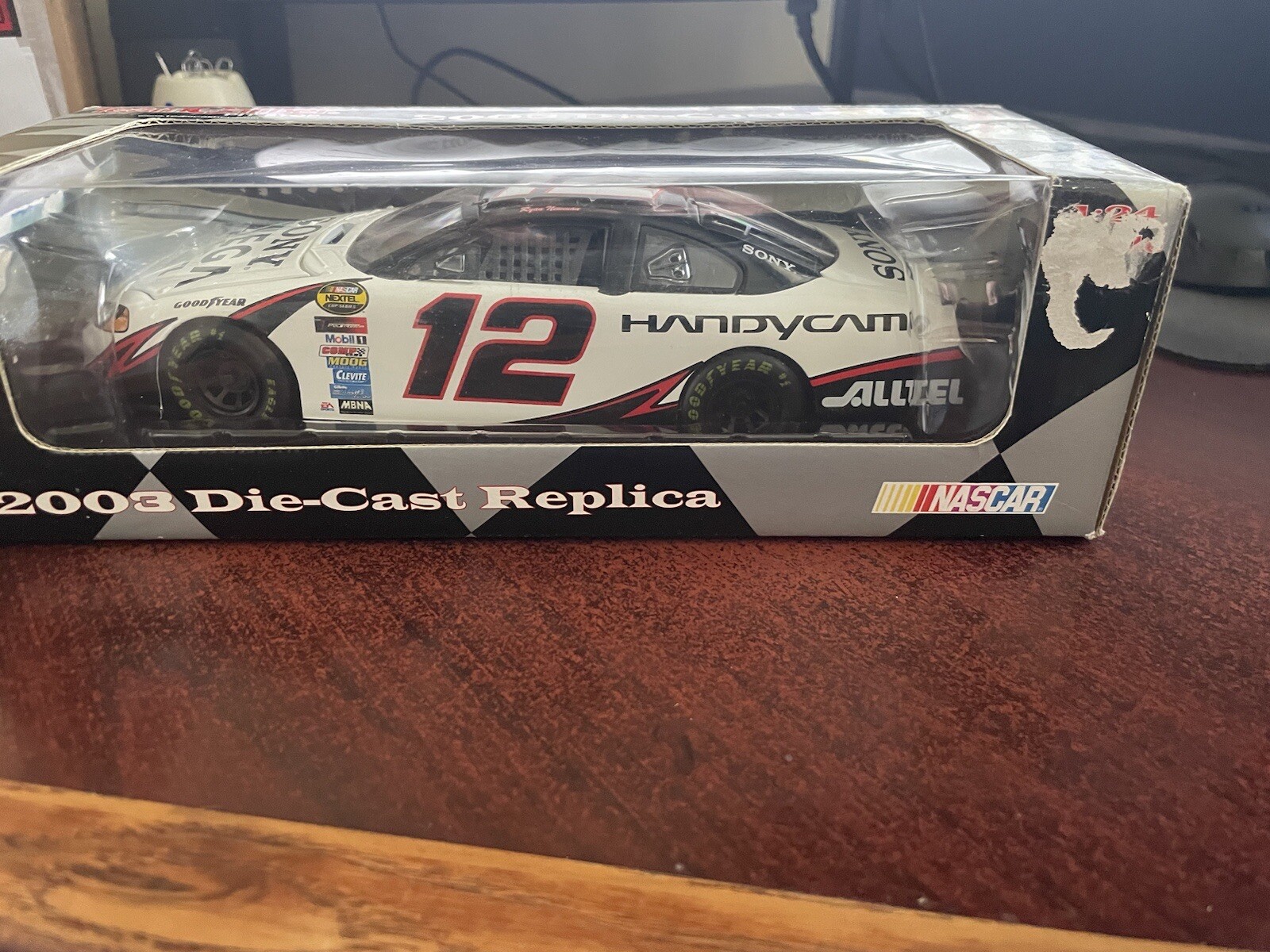 2004 RYAN NEWMAN 1/24 White Sony Wega Alltel #12 Team Caliber Pit Stop ...