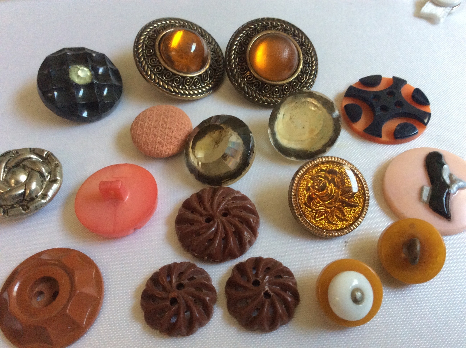 VTG lot of 17 Lucite plastic buttons mix color & size for jewelry ...