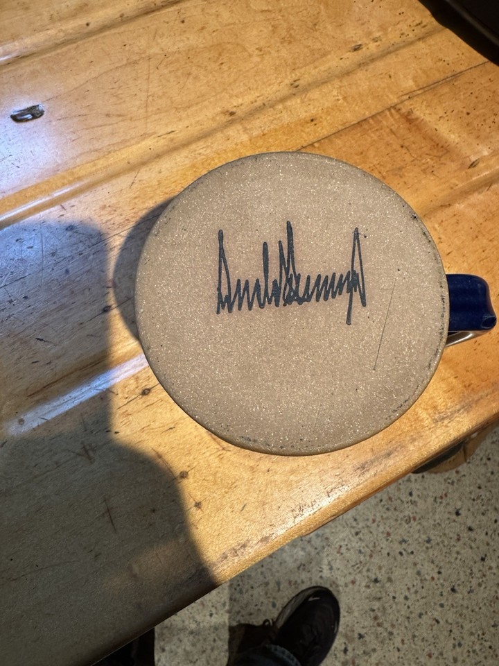 TRUMP MUG (CERAMIC) w/PRESIDENTIAL SEAL & TRUMP SIGNATURE. - Trinket ...