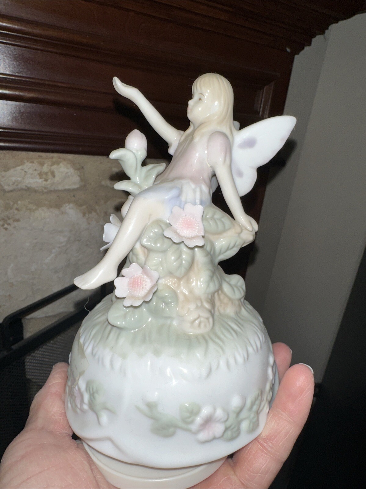 A Summit Collection Exclusive 1992 Fairy on Flowers Music Box ...