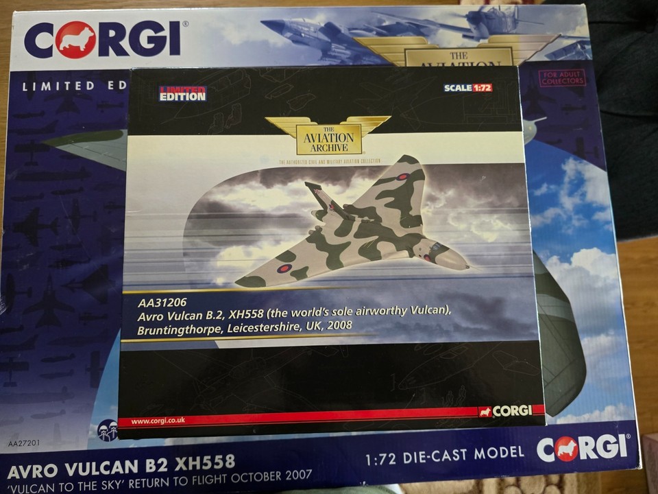 New Diecast corgi 1.144 scale Vulcan bomber box wrongly labeled shows ...