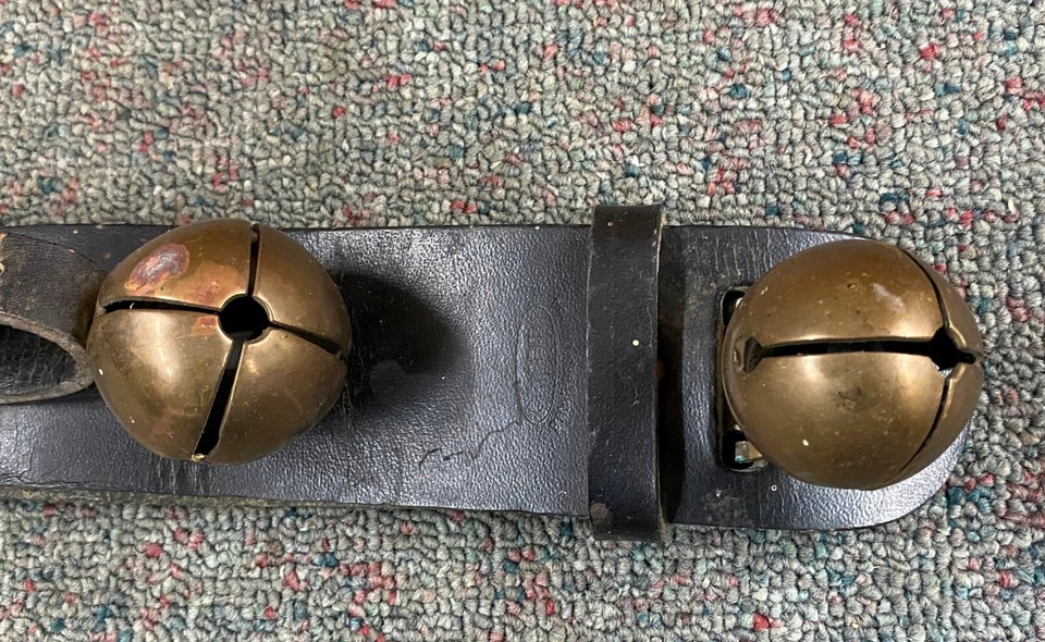 ANTIQUE 4 BRASS JIGGLE SLEIGH BELLS + 16" Leather Strap Horse Sled | eBay