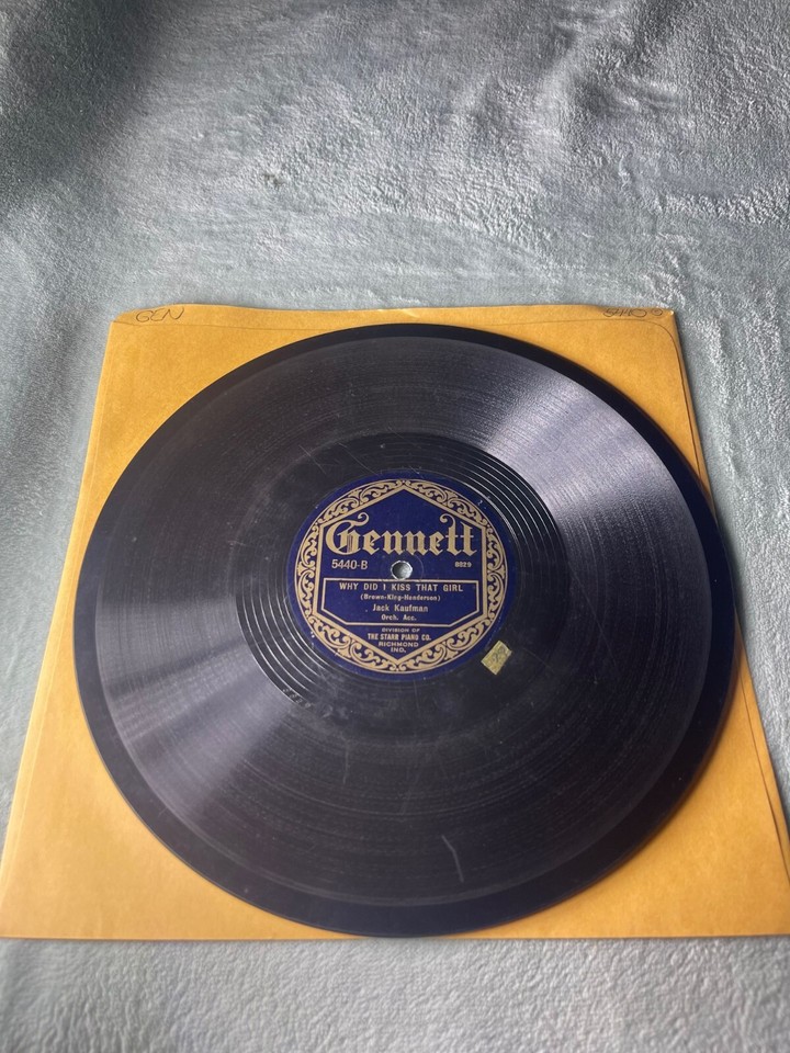 GENNETT Record 78 rpm 5440 SHES EVERYBODY SWEETHEART / WHY DID I KISS ...