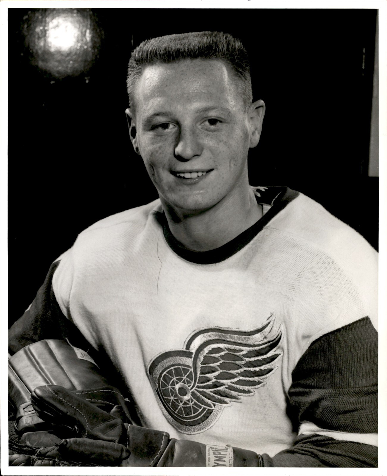 PF7 Original Photo BRUCE MACGREGOR 1960-71 DETORIT RED WINGS NHL HOCKEY ...