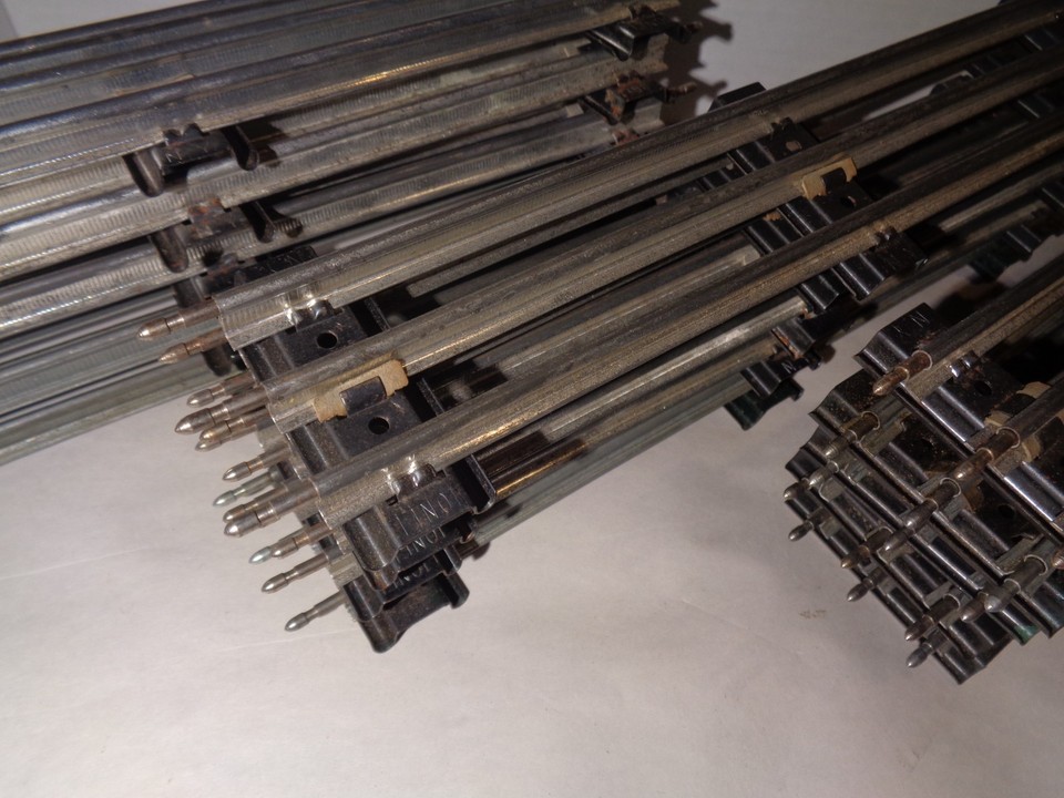 LIONEL POSTWAR N.Y. "O" GAUGE STRAIGHT TRACK W/2 CTC POWER LOCKON'S ...