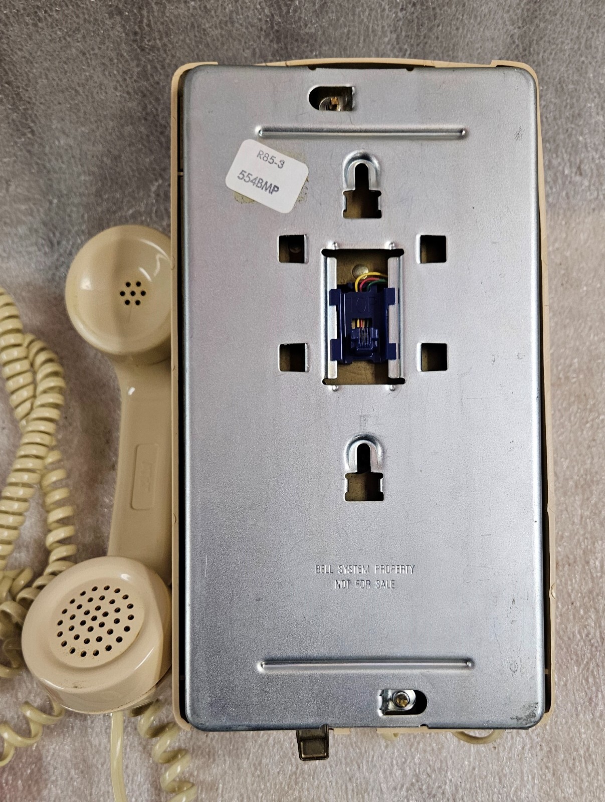 VTG Bell System Western Electric Beige Home Rotary Wall Telephone R85-3 ...