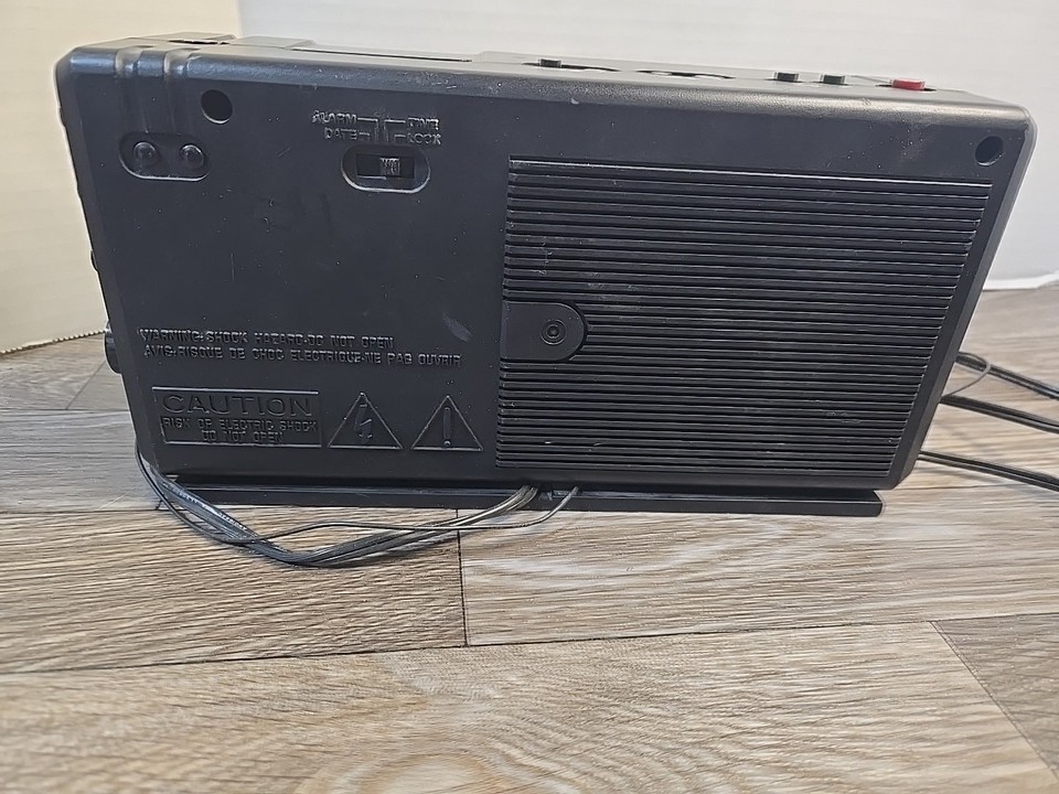 Proton 320 AM/FM Alarm Clock Radio TESTED Working Vintage | eBay