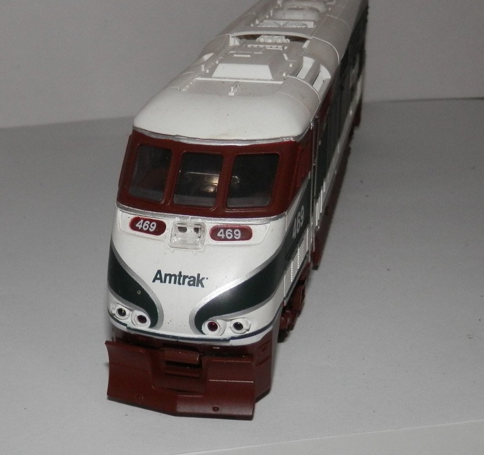 Athearn HO Scale POWERED Amtrak Northwest 469 F59PHI Loco #2605 | eBay