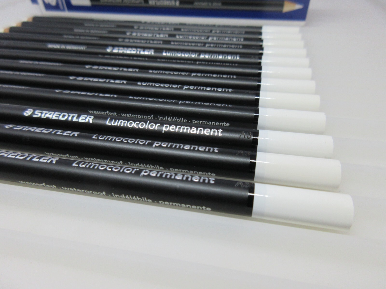 36 x WHITE WITH BOX Staedtler Glasochrom Chinagraph Lumocolor Permanent ...