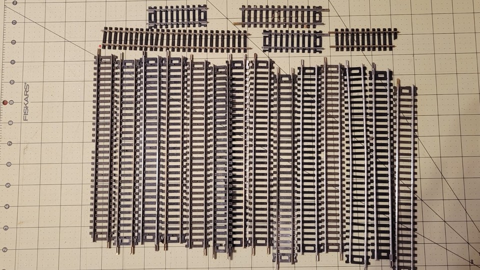 Huge Lot of 224 Pieces HO Scale Train Track Curved, Straight, Switches ...