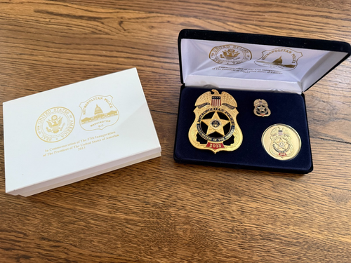 2013 Metropolitan Police Inauguration Badge – Obama/Biden – Collinson ...